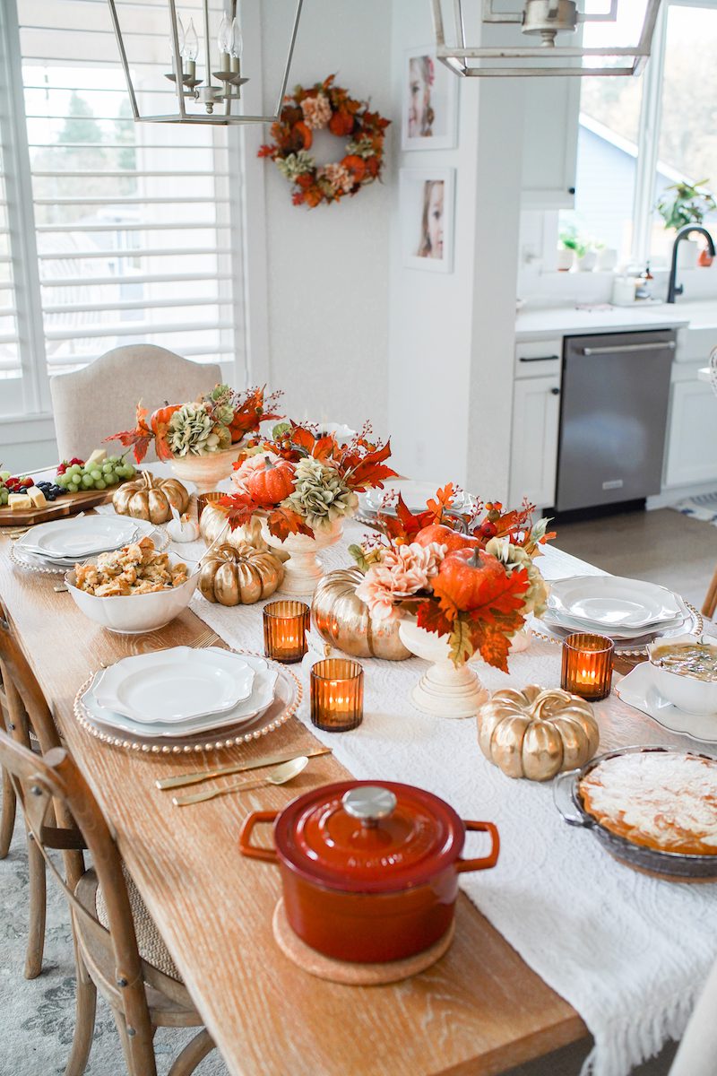 Colorful and Bright Thanksgiving Tablescape Ideas
