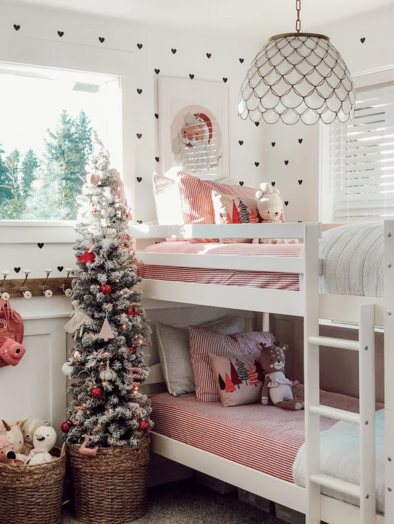 Christmas Bedding for Kids - 17 Ideas You Will Love!