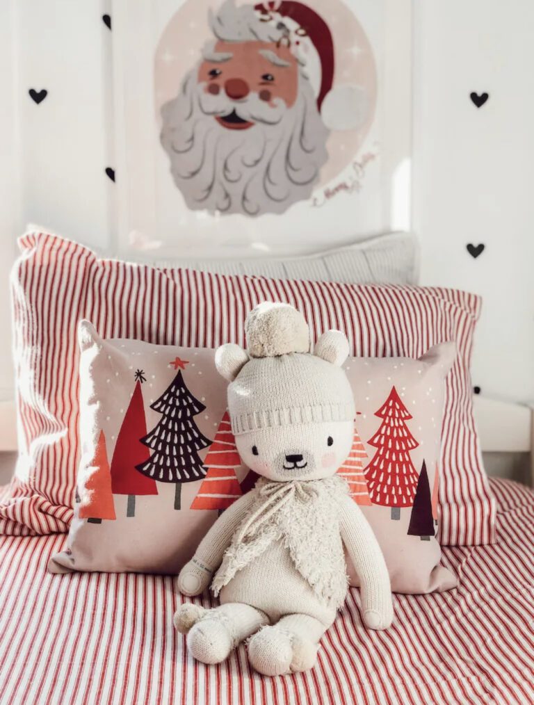 Christmas Bedding for Kids - 17 Ideas You Will Love!