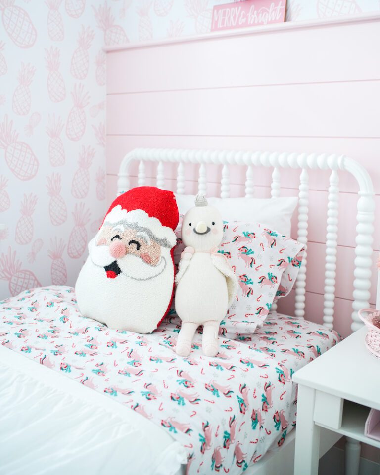 Christmas Bedding for Kids - 17 Ideas You Will Love!
