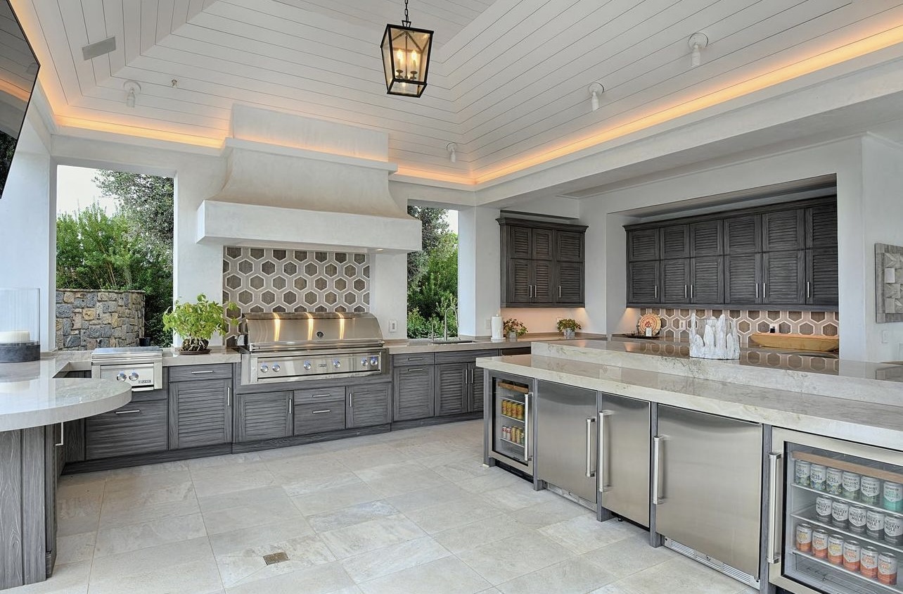 Simple Outdoor Kitchen DIY - How You Can Easily Build Your Own!