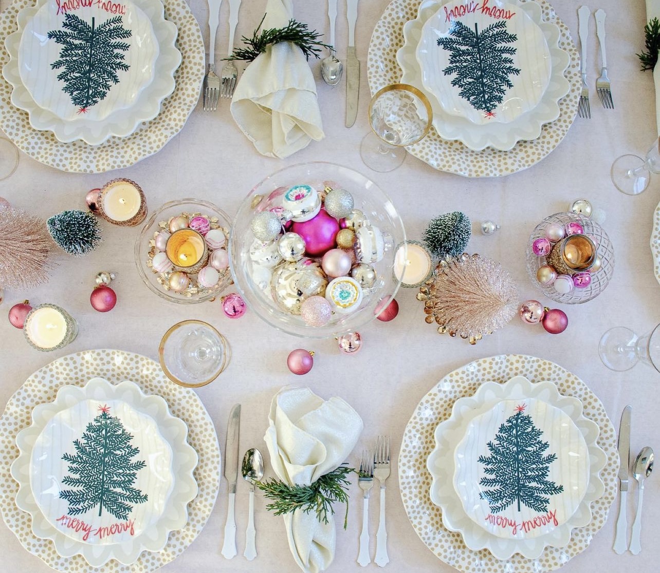 Christmas Tablescape Ideas You Will Love!