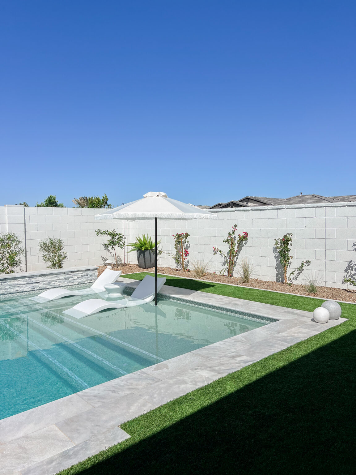 The Best In Pool Chairs for Your Sun Shelf! 17 Options You Will Love ...