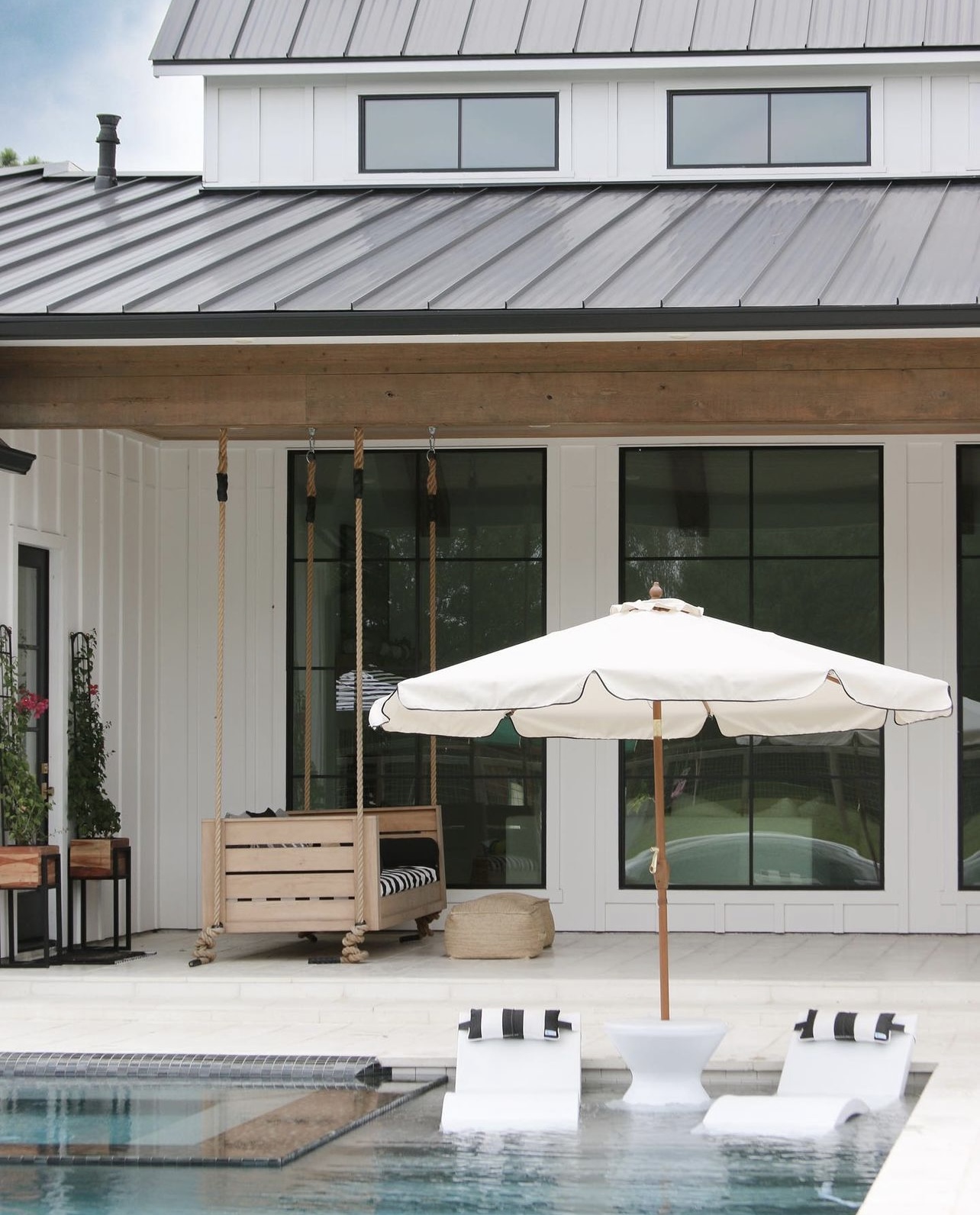 The Best In Pool Chairs for Your Sun Shelf! 17 Options You Will Love ...